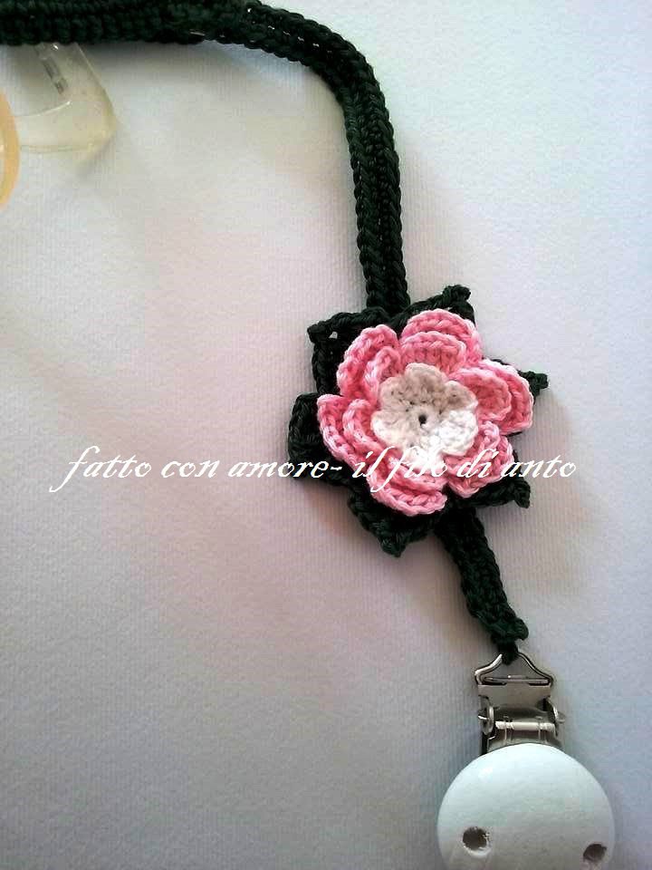 Catenella porta ciuccio verde con fiore bianco e rosa - Bambini - A ...