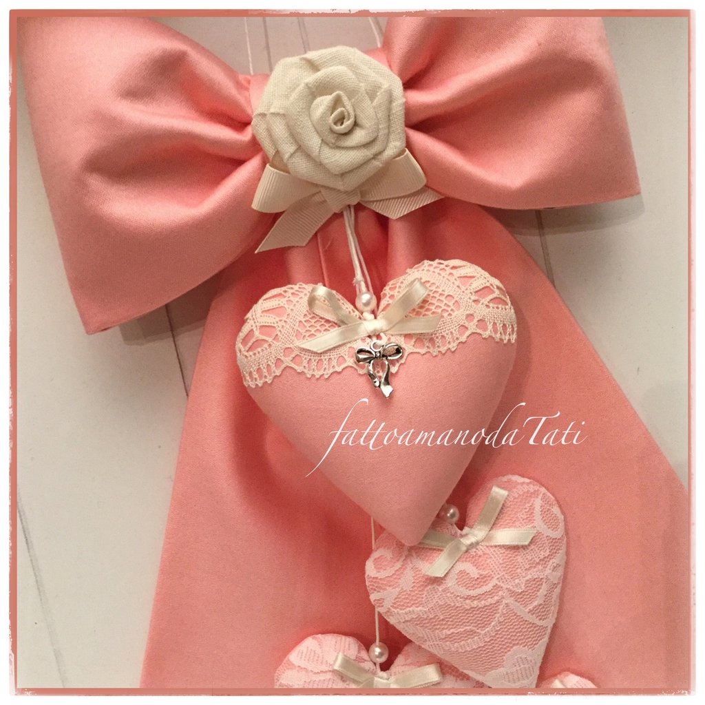 Fiocco nascita in cotone rasato rosa salmone con rosellina di lino ...