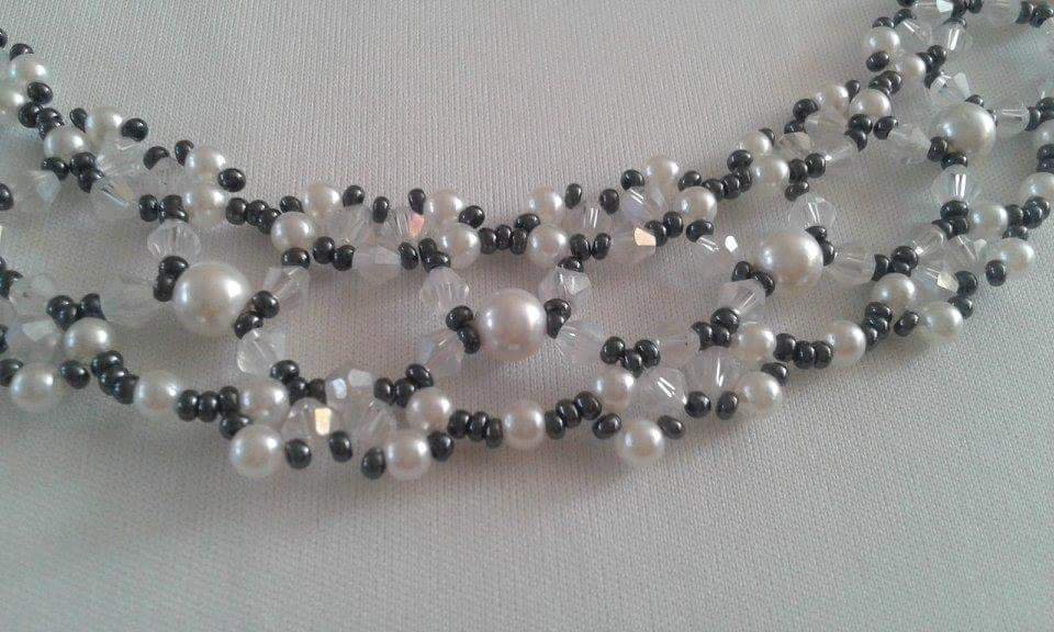 Collana LUXURY bianca e nera con perle di majorca - Gioielli - Coll ...