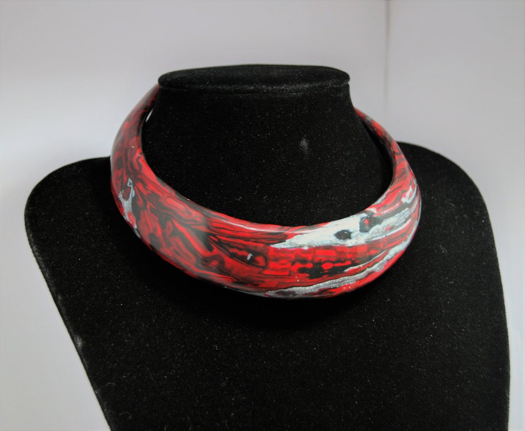 collier rigido in fimo, rosso argento e nero - Gioielli - Collane ...