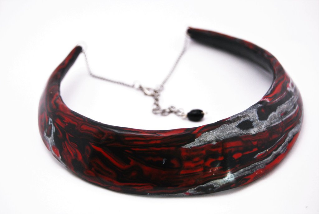 collier rigido in fimo, rosso argento e nero - Gioielli - Collane ...