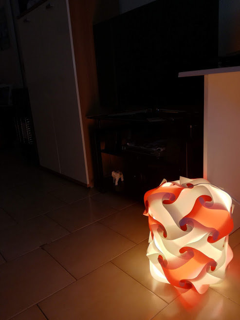 Lampada da tavolo moderna lampada design - Per la casa e per te - A ...