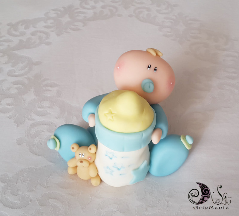Cake topper bebè con biberon e orsetto - Cake design - Cake topper ...