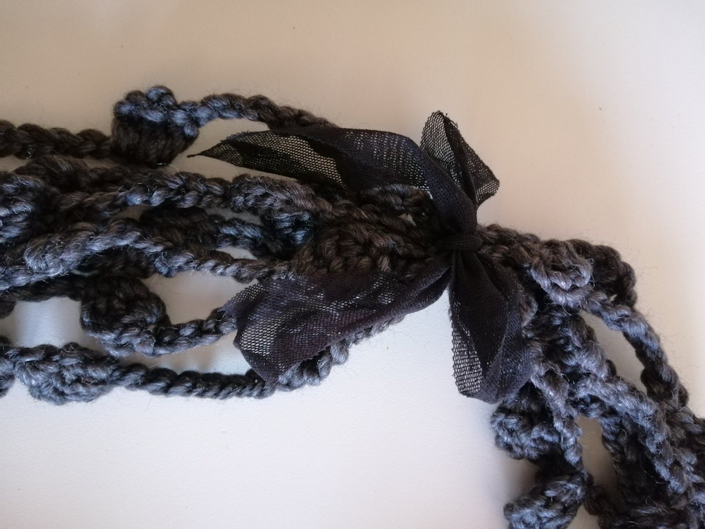 Collana lana grigia filo unico - Gioielli - Collane - di Le collan ...