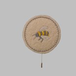 SPILLA ROTONDA IN PANNO LANA CON RICAMO APE - Donna - Accessori ...