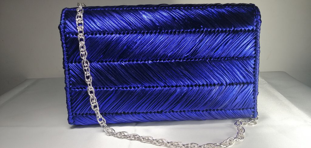 Pochette blu elegante in fettuccia lurex - Donna - Borse - di Le gi ...