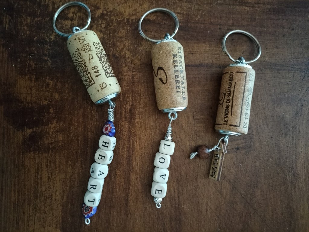 Portachiavi con tappi di sughero e Wire - Per la casa e per te - P ...