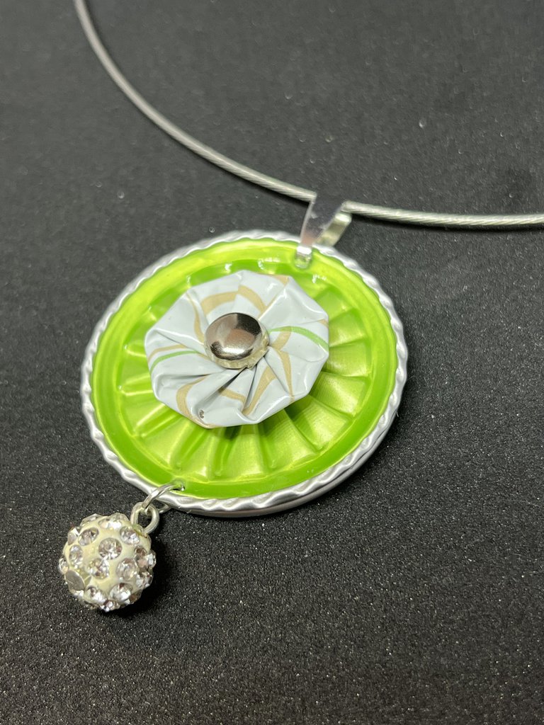 Collier rigido con pendente creato con capsule del caffè più perlin ...