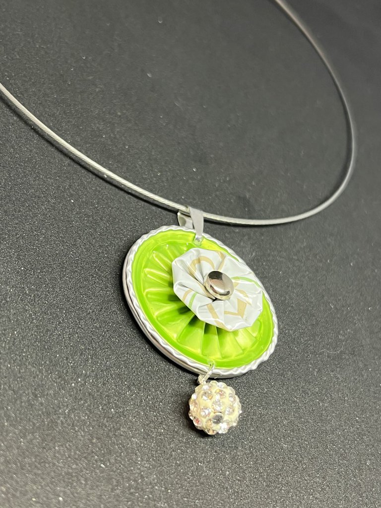 Collier rigido con pendente creato con capsule del caffè più perlin ...