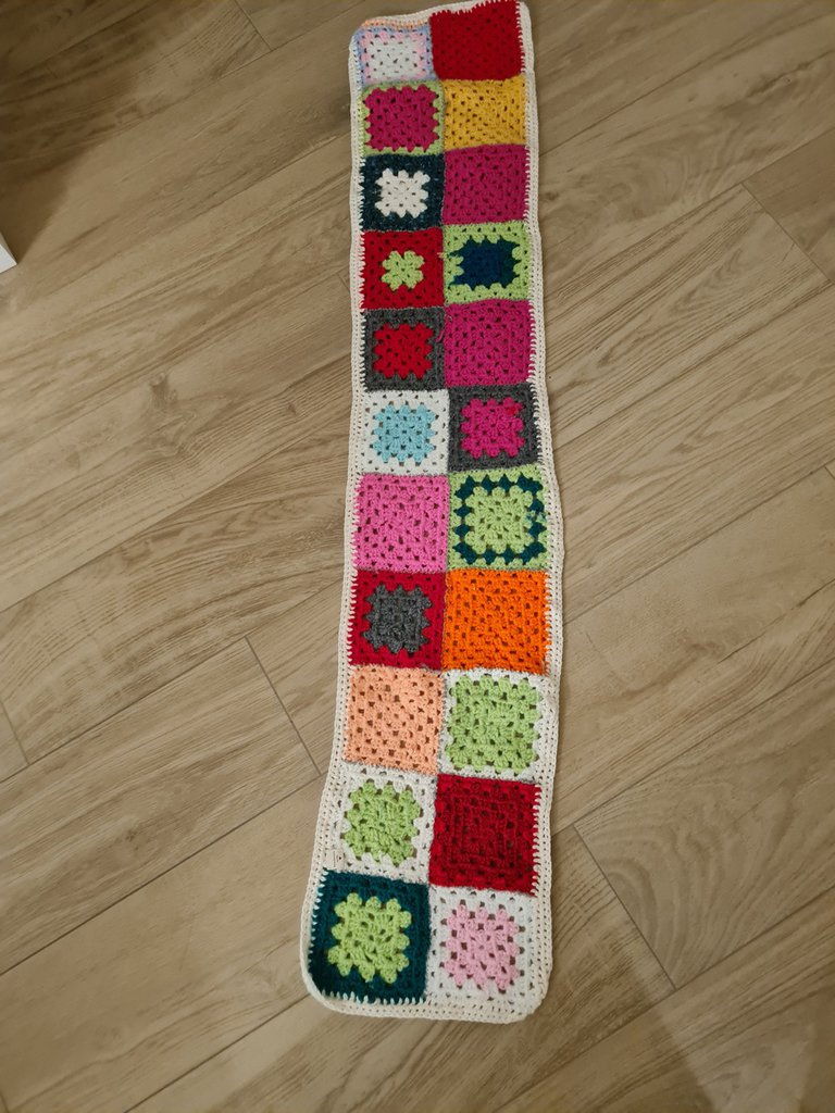 sciarpa granny square uncinetto - Donna - Abbigliamento - di bbcrea... | su MissHobby