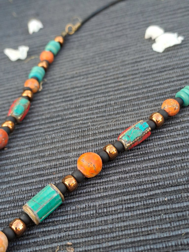 Collana "Mala Orange" con turchese americano - Gioielli - Collane ...