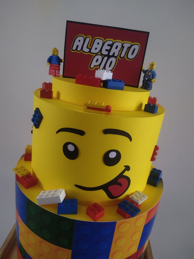 Torta Lego - compleanno - Feste - Decorazioni - di Un fiore di car... | su MissHobby
