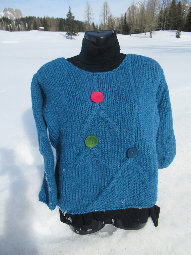 "Tre triangoli sull'azzurro" - Donna - Abbigliamento - di La Gugja | su ...