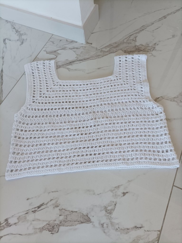 Top bianco estivo a uncinetto - Donna - Abbigliamento - di Fatto a ...