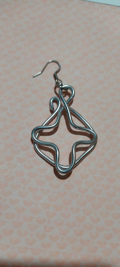 Orecchino Wire Art stella stilizzata - Gioielli - Orecchini - di ...