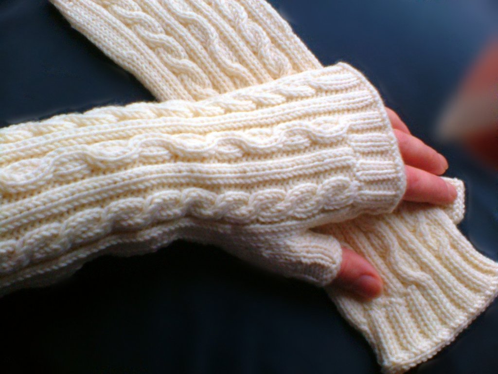 Elegant Natural White Fingerless Pure New Wool Mittens | su MissHobby