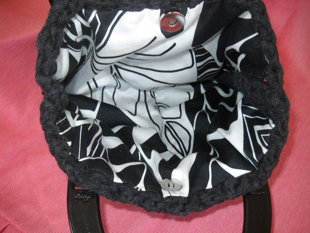 Borsetta in fettuccia nera, foderata con manici in pvc - Donna - Bo ...