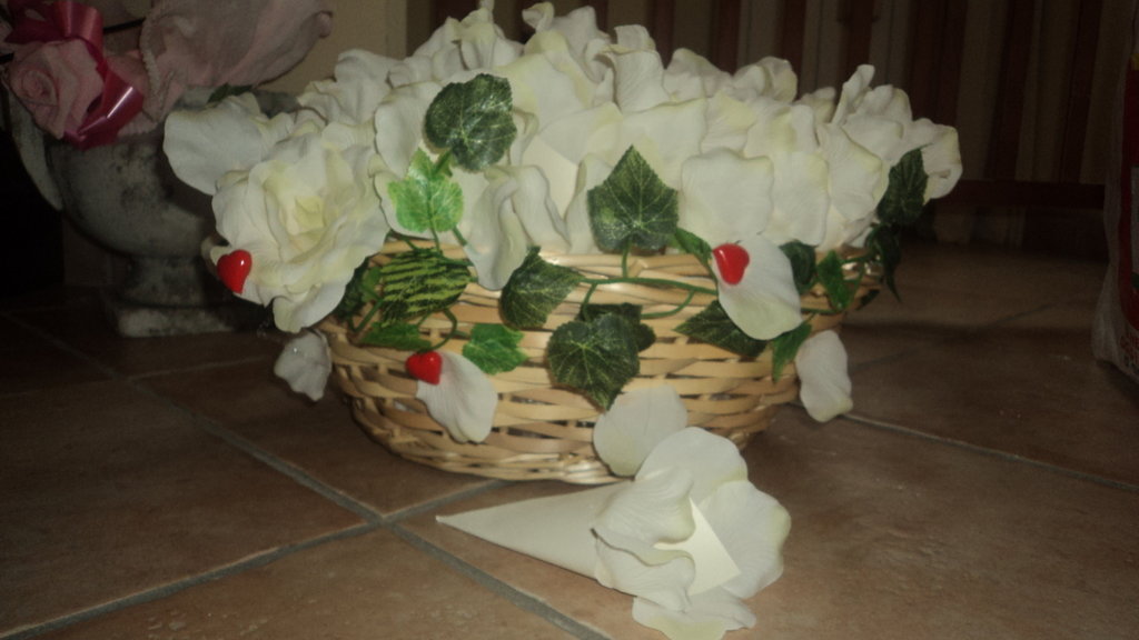 n. 50 coni x riso/confettata "petali panna" - Feste - Matrimonio ...