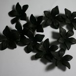 10 coppette nere in resina opaca. 10 coppette black in opaque resin ...
