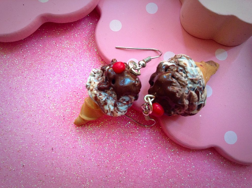Orecchini gelato al cioccolato - Gioielli - Orecchini - di Zucchero ... Orecchini gelato al cioccolato - Gioielli - Orecchini - di Zucchero ...