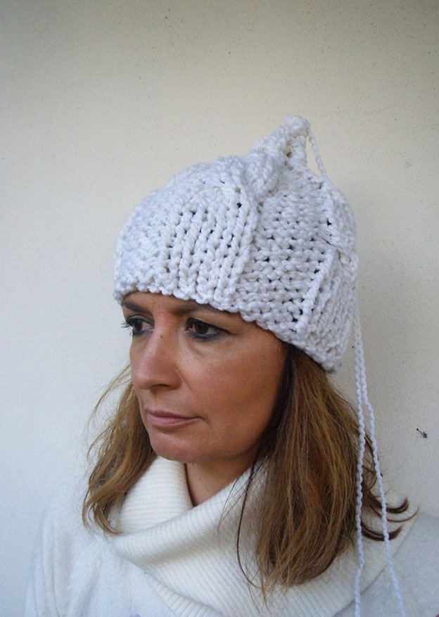 Cappello donna bianco con filo dorato Moda donna autunno inverno St ...