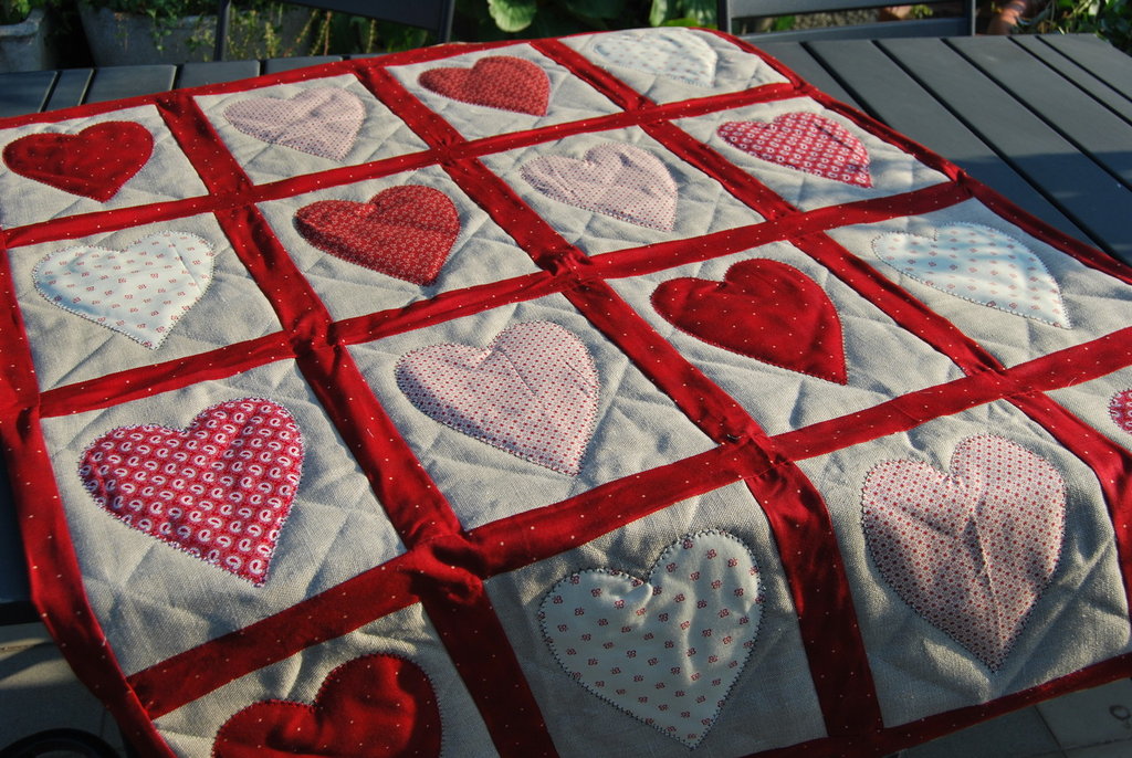 coperta cuori - Per la casa e per te - Camera da letto - di Enrica ... | su MissHobby