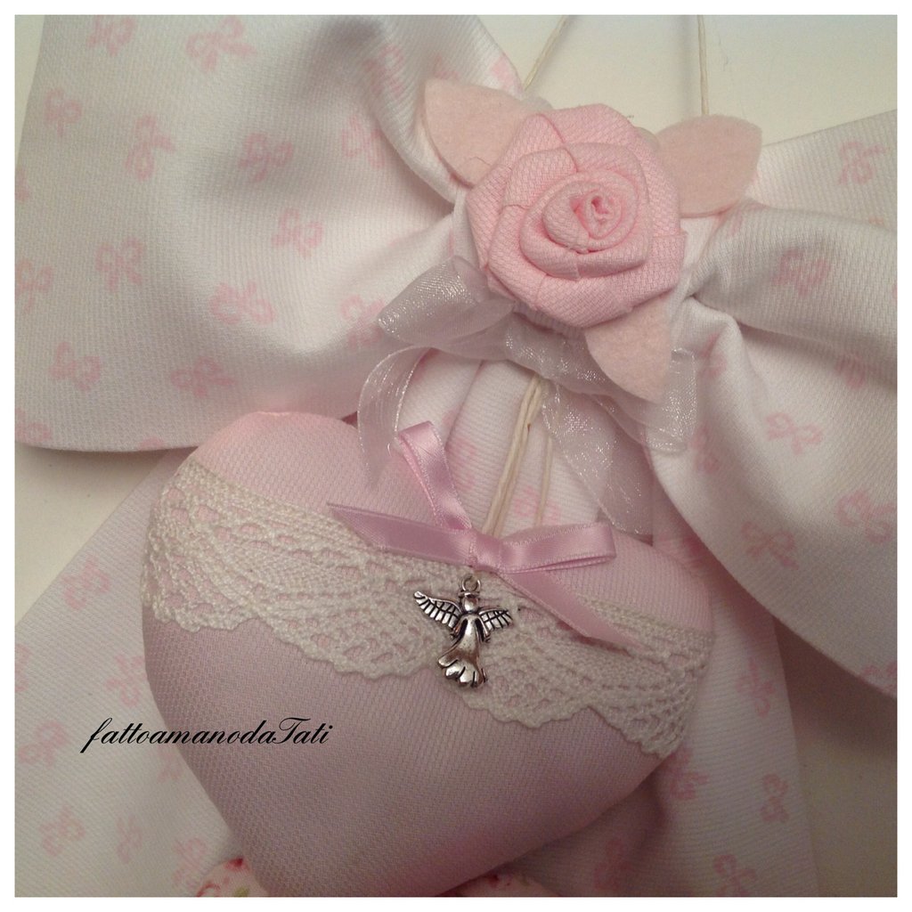 Fiocco nascita in piquet di cotone bianco a fiocchi rosa con cuori ...