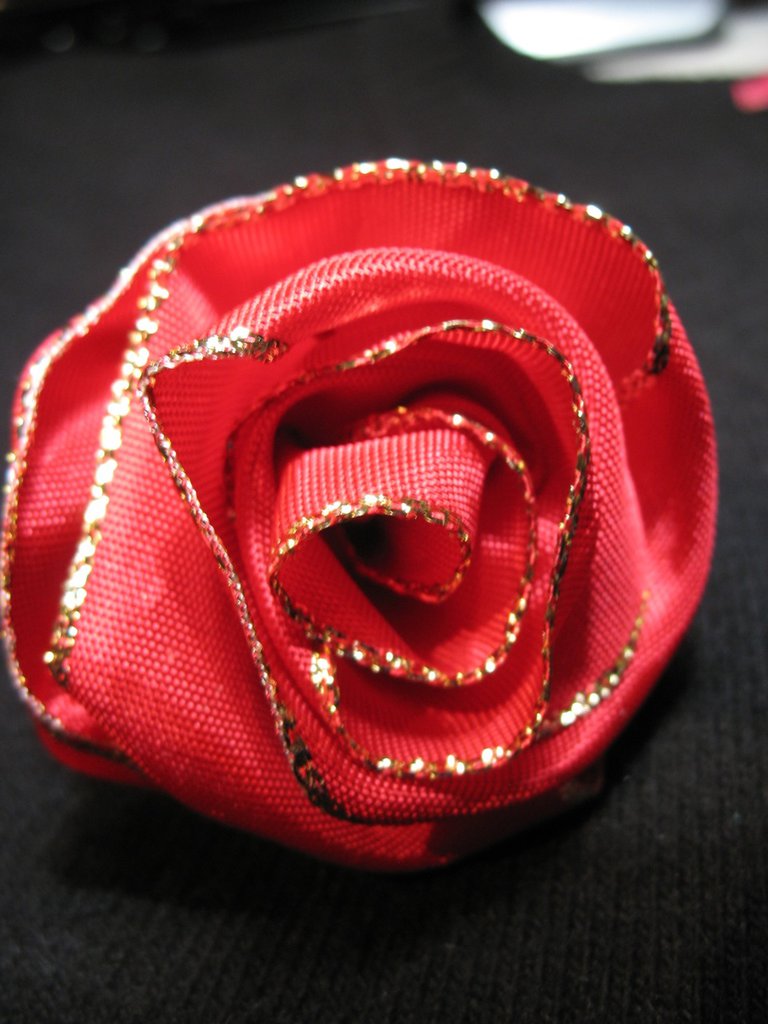 Rosa di nastro, spilla - Ribbon brooch rose - Gioielli - Spille - d ...