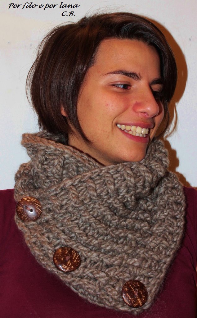 Scaldacollo in lana - Donna - Abbigliamento - di Per filo e per lana ...