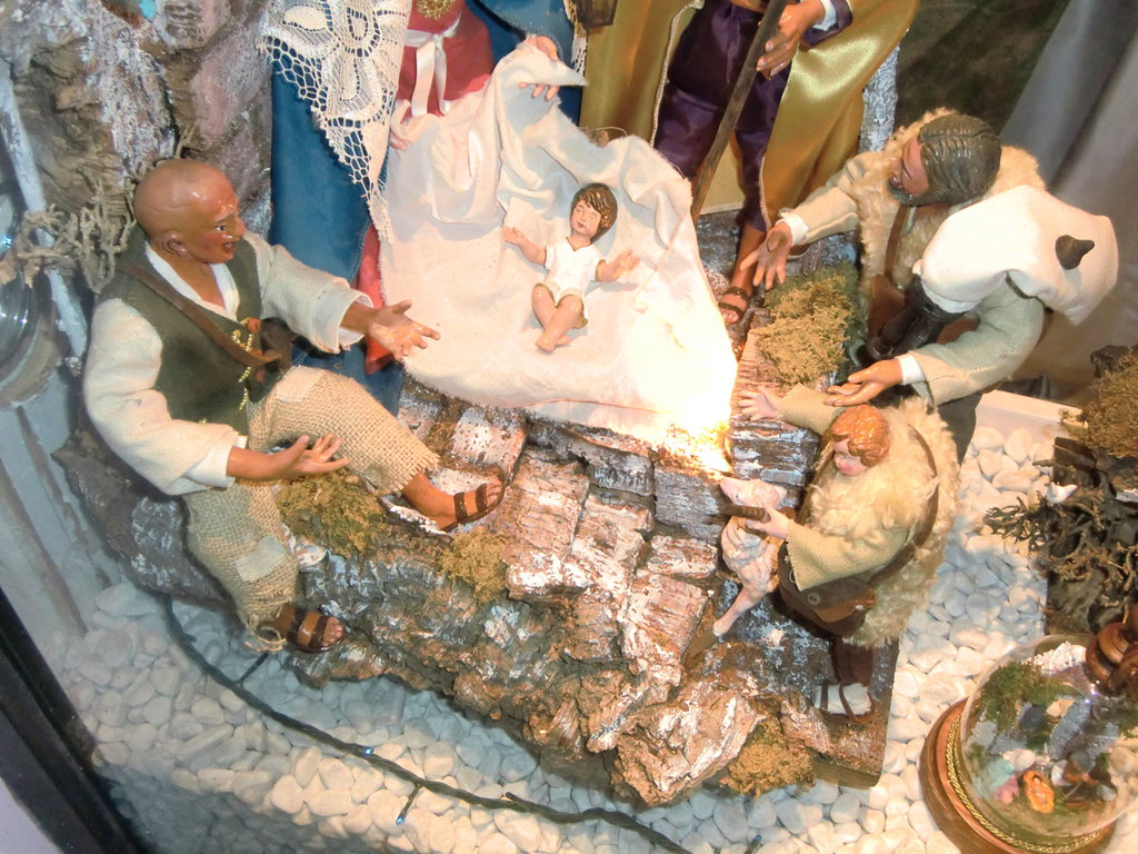 Presepe stupendo stile napoletano con statue in terracotta alte cir ...