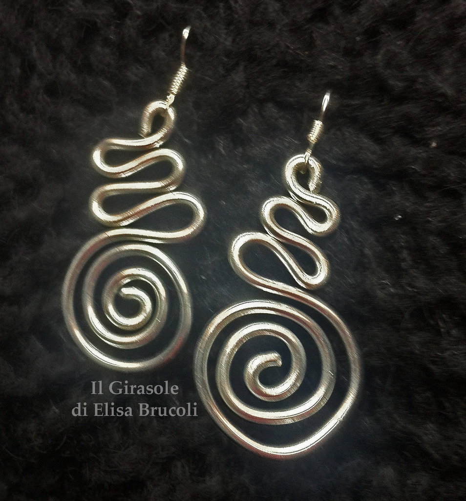 ORECCHINI PENDENTI IN WIRE alluminio argento CON GRANDE SPIRALE E C... | su MissHobby