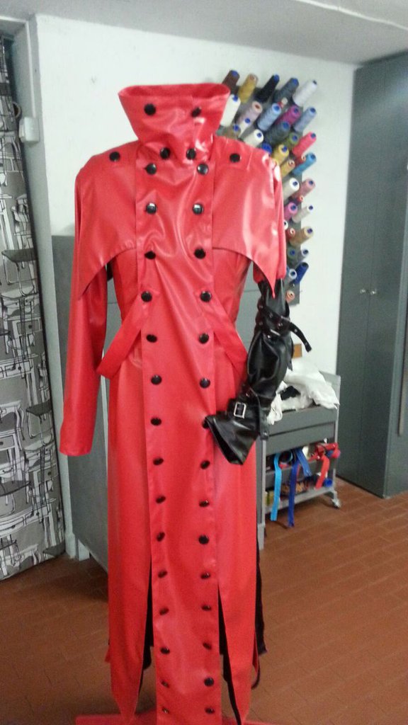 costume confezionato dalle DUE API COSPLAY Vash the Stampede - Don ...