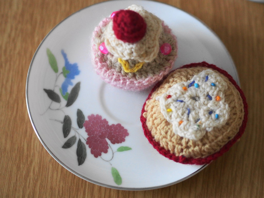 Pasticceria Italiana.Set:2 pasticcini all'uncinetto.Lana.fatti a ma ...